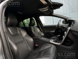 Grey Volvo S60 2016 in Riga, with an engine capacity of 2.00 L and mileage of 182 thousand km for 14455 €, photo 16 on AUTOMOTO.COM.LV