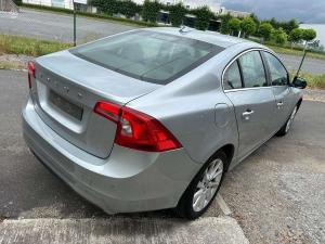 Grey Volvo S60 2016 in Siauliai, with an engine capacity of 1.98 L and mileage of 242 thousand km for 6200 €, photo 4 on AUTOMOTO.COM.LV