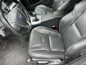 Grey Volvo S60 2016 in Siauliai, with an engine capacity of 1.98 L and mileage of 242 thousand km for 6200 €, photo 6 on AUTOMOTO.COM.LV