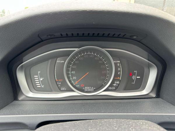 Grey Volvo S60 2016 in Siauliai, with an engine capacity of 1.98 L and mileage of 242 thousand km for 6200 €, photo 6 on AUTOMOTO.COM.LV