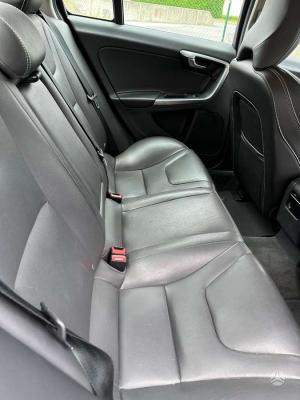 Grey Volvo S60 2016 in Siauliai, with an engine capacity of 1.98 L and mileage of 242 thousand km for 6200 €, photo 9 on AUTOMOTO.COM.LV