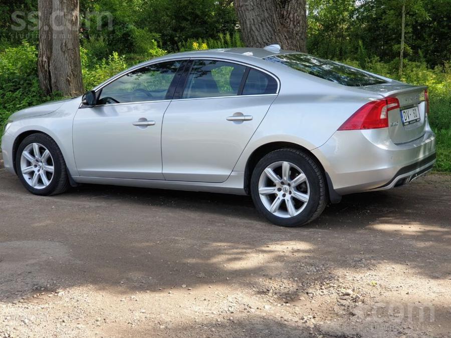 Grey Volvo S60 2016 in Riga, with an engine capacity of 2.50 L and mileage of 90 thousand km for 12800 €, photo 1 on AUTOMOTO.COM.LV