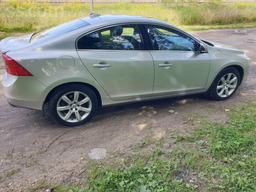 Grey Volvo S60 2016 in Riga, with an engine capacity of 2.50 L and mileage of 90 thousand km for 12800 €, photo 3 on AUTOMOTO.COM.LV