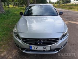 Grey Volvo S60 2016 in Riga, with an engine capacity of 2.50 L and mileage of 90 thousand km for 12800 €, photo 4 on AUTOMOTO.COM.LV