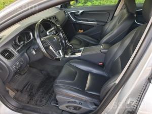 Grey Volvo S60 2016 in Riga, with an engine capacity of 2.50 L and mileage of 90 thousand km for 12800 €, photo 8 on AUTOMOTO.COM.LV