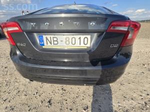 Grey Volvo S60 2016 in Riga, with an engine capacity of 2.00 L and mileage of 261 thousand km for 8400 €, photo 4 on AUTOMOTO.COM.LV