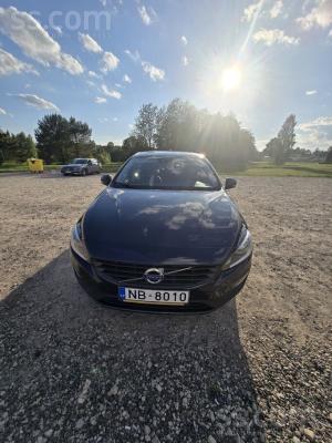 Grey Volvo S60 2016 in Riga, with an engine capacity of 2.00 L and mileage of 261 thousand km for 8400 €, photo 7 on AUTOMOTO.COM.LV