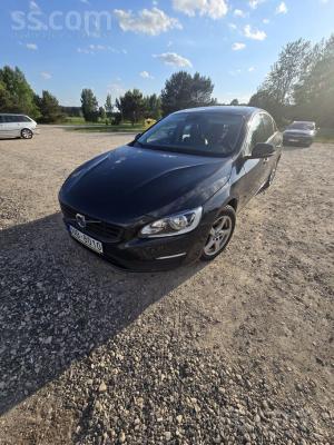 Grey Volvo S60 2016 in Riga, with an engine capacity of 2.00 L and mileage of 261 thousand km for 8400 €, photo 9 on AUTOMOTO.COM.LV