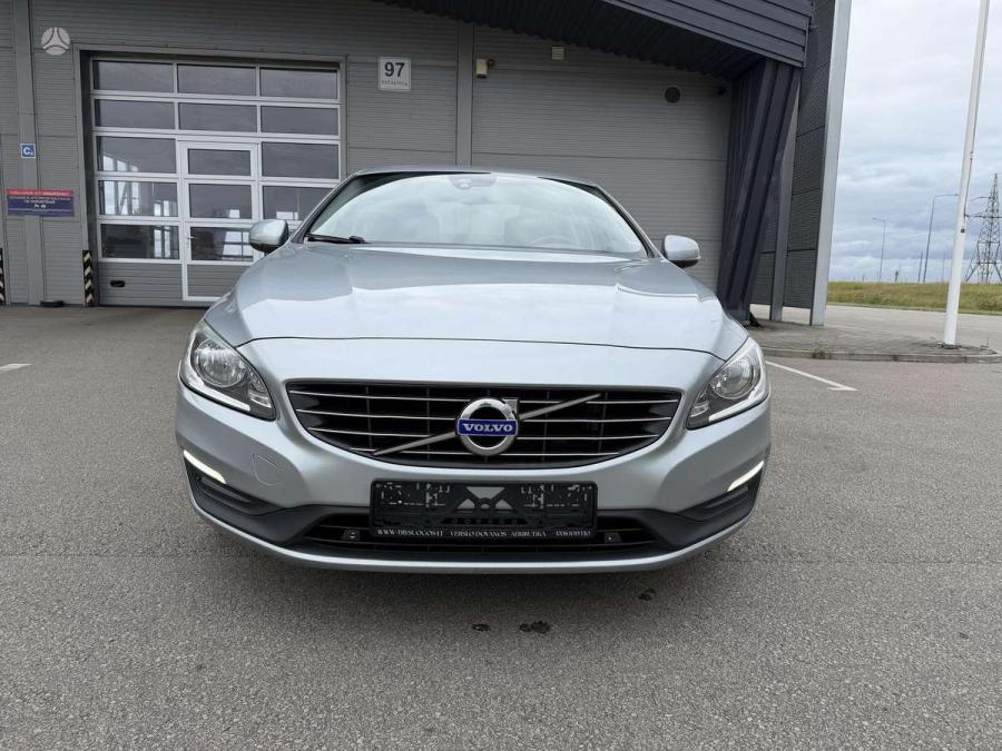 Pelēks Volvo S60 2016 Šauļi, ar dzinēja tilpumu 1.98 L un nobraukumu 243 tūkst. km par 6999 €, foto 1 vietnē AUTOMOTO.COM.LV