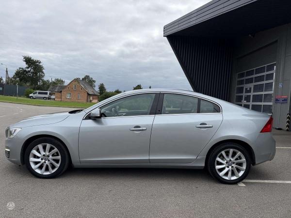 Pelēks Volvo S60 2016 Šauļi, ar dzinēja tilpumu 1.98 L un nobraukumu 243 tūkst. km par 6999 €, foto 7 vietnē AUTOMOTO.COM.LV