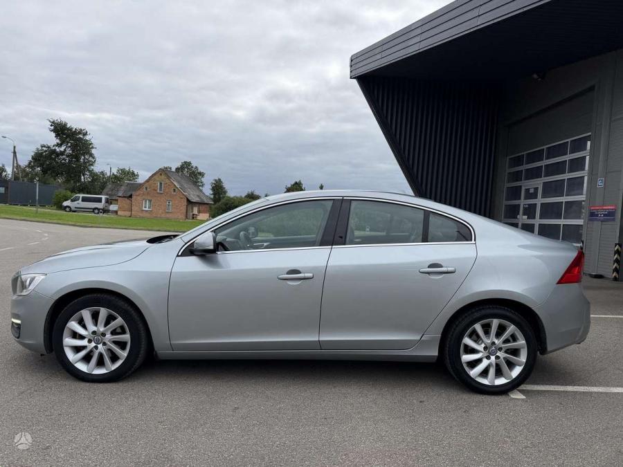 Pelēks Volvo S60 2016 Šauļi, ar dzinēja tilpumu 1.98 L un nobraukumu 243 tūkst. km par 6999 €, foto 7 vietnē AUTOMOTO.COM.LV