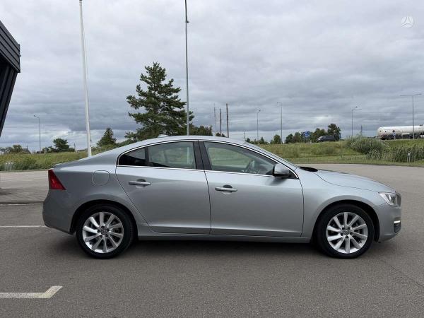 Pelēks Volvo S60 2016 Šauļi, ar dzinēja tilpumu 1.98 L un nobraukumu 243 tūkst. km par 6999 €, foto 8 vietnē AUTOMOTO.COM.LV