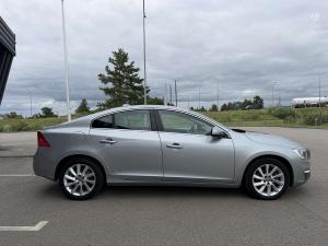 Pelēks Volvo S60 2016 Šauļi, ar dzinēja tilpumu 1.98 L un nobraukumu 243 tūkst. km par 6999 €, foto 8 vietnē AUTOMOTO.COM.LV