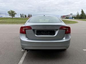 Pelēks Volvo S60 2016 Šauļi, ar dzinēja tilpumu 1.98 L un nobraukumu 243 tūkst. km par 6999 €, foto 10 vietnē AUTOMOTO.COM.LV