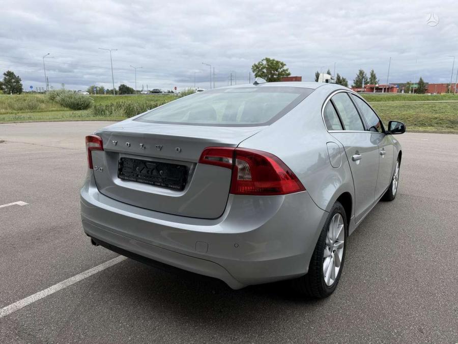 Pelēks Volvo S60 2016 Šauļi, ar dzinēja tilpumu 1.98 L un nobraukumu 243 tūkst. km par 6999 €, foto 11 vietnē AUTOMOTO.COM.LV