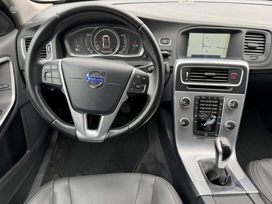 Pelēks Volvo S60 2016 Šauļi, ar dzinēja tilpumu 1.98 L un nobraukumu 243 tūkst. km par 6999 €, foto 15 vietnē AUTOMOTO.COM.LV