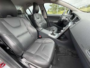 Pelēks Volvo S60 2016 Šauļi, ar dzinēja tilpumu 1.98 L un nobraukumu 243 tūkst. km par 6999 €, foto 18 vietnē AUTOMOTO.COM.LV