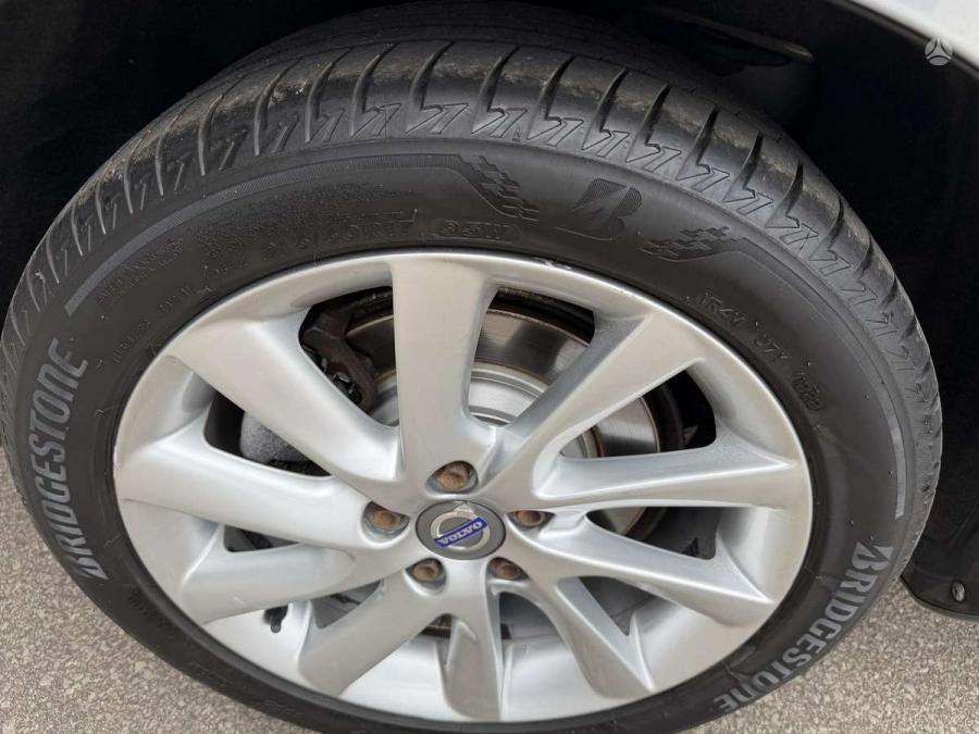 Pelēks Volvo S60 2016 Šauļi, ar dzinēja tilpumu 1.98 L un nobraukumu 243 tūkst. km par 6999 €, foto 20 vietnē AUTOMOTO.COM.LV
