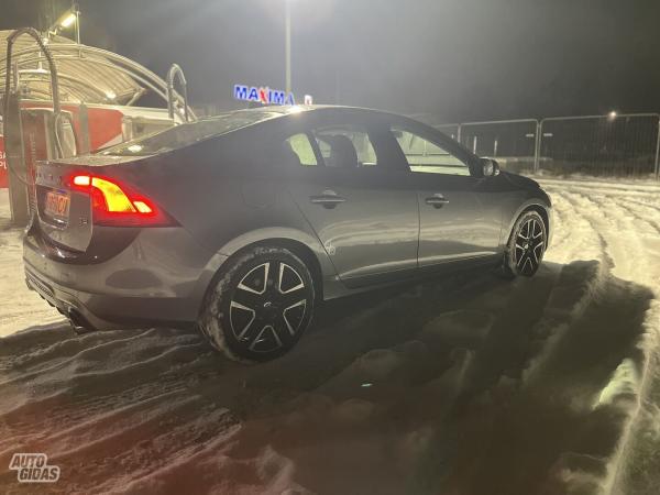 Grey Volvo S60 2017 in Kaunas, with an engine capacity of 2.00 L and mileage of 210 thousand km for 9000 €, photo 4 on AUTOMOTO.COM.LV