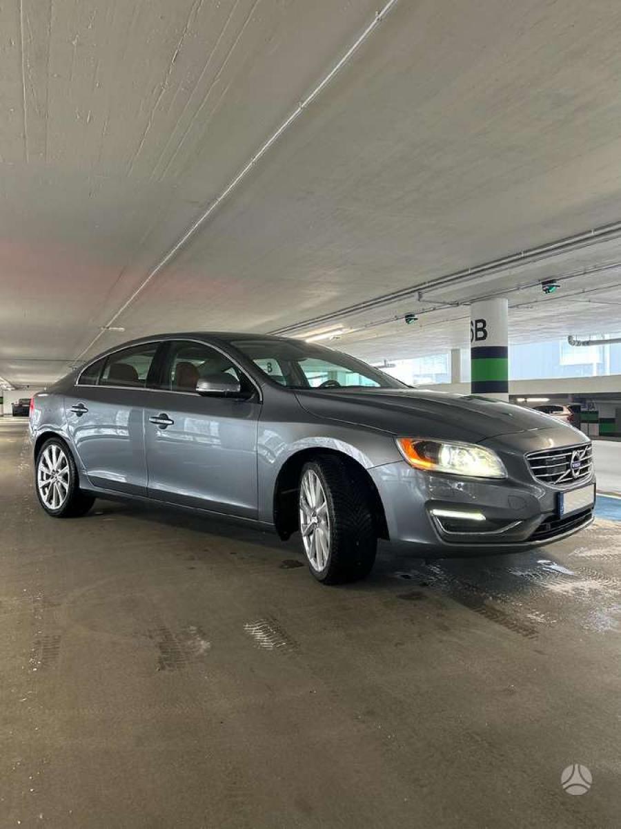 Grey Volvo S60 2017 in Vilnius, with an engine capacity of 1.97 L and mileage of 171 thousand km for 12700 €, photo 3 on AUTOMOTO.COM.LV