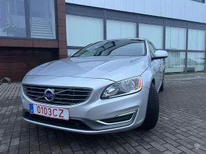 Pelēks Volvo S60 2017 Klaipėda, ar dzinēja tilpumu 2.00 L un nobraukumu 118 tūkst. km par 11800 €, foto  vietnē AUTOMOTO.COM.LV