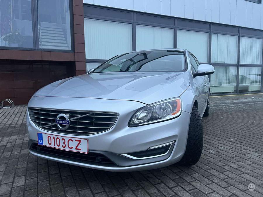 Grey Volvo S60 2017 in Klaipeda, with an engine capacity of 2.00 L and mileage of 118 thousand km for 11800 €, photo 1 on AUTOMOTO.COM.LV