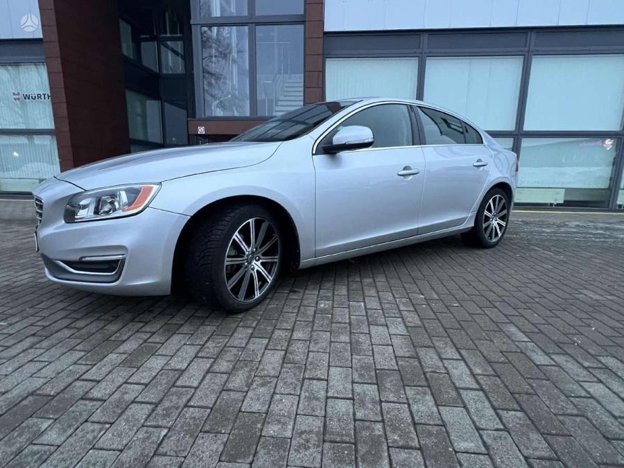 Grey Volvo S60 2017 in Klaipeda, with an engine capacity of 2.00 L and mileage of 118 thousand km for 11800 €, photo 2 on AUTOMOTO.COM.LV