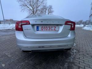 Grey Volvo S60 2017 in Klaipeda, with an engine capacity of 2.00 L and mileage of 118 thousand km for 11800 €, photo 4 on AUTOMOTO.COM.LV