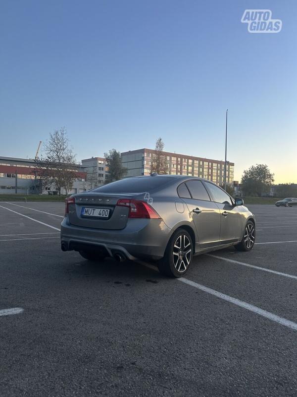 Grey Volvo S60 2017 in Siauliai, with an engine capacity of 2.00 L and mileage of 235 thousand km for 11000 €, photo 7 on AUTOMOTO.COM.LV