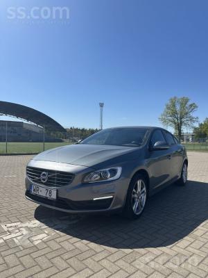 Pelēks Volvo S60 2017 Valmiera, ar dzinēja tilpumu 2.00 L un nobraukumu 155 tūkst. km par 11500 €, foto  vietnē AUTOMOTO.COM.LV