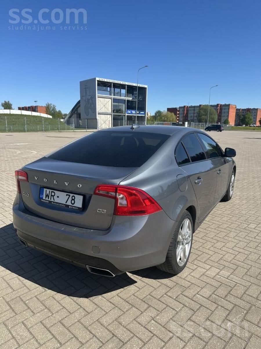 Pelēks Volvo S60 2017 Valmiera, ar dzinēja tilpumu 2.00 L un nobraukumu 155 tūkst. km par 11500 €, foto 5 vietnē AUTOMOTO.COM.LV