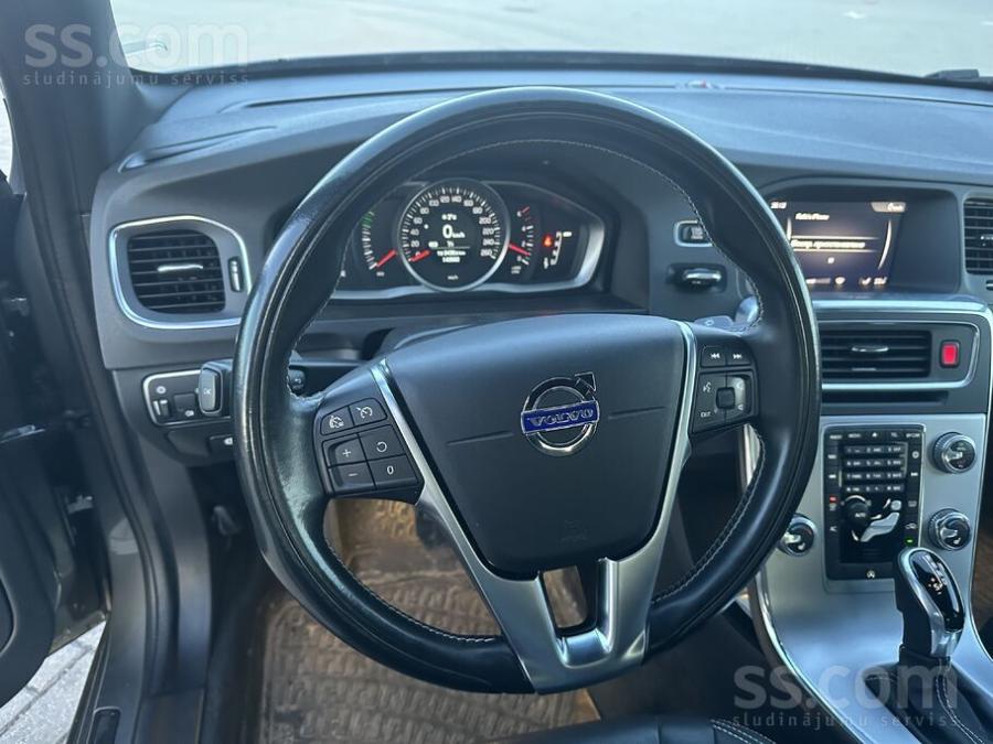 Pelēks Volvo S60 2017 Valmiera, ar dzinēja tilpumu 2.00 L un nobraukumu 155 tūkst. km par 11500 €, foto 8 vietnē AUTOMOTO.COM.LV