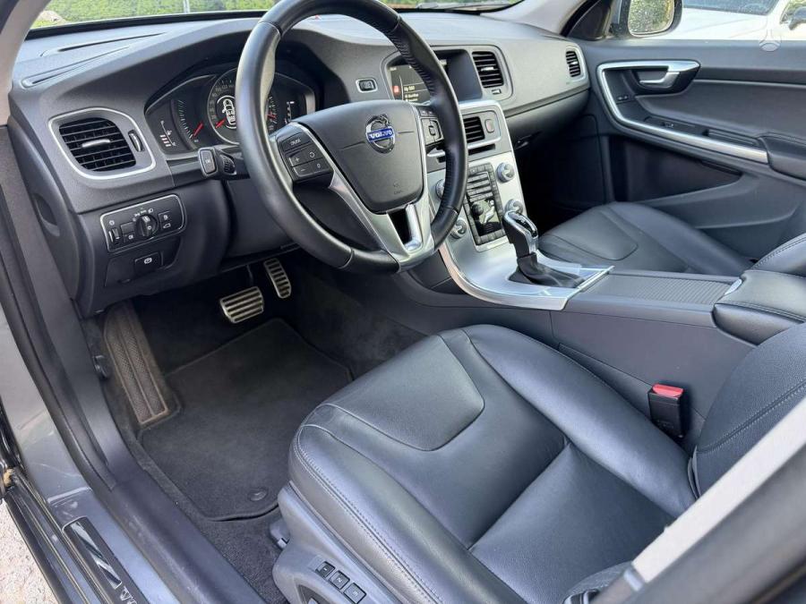 Grey Volvo S60 2017 in Kaunas, with an engine capacity of 1.97 L and mileage of 173 thousand km for 8300 €, photo 7 on AUTOMOTO.COM.LV