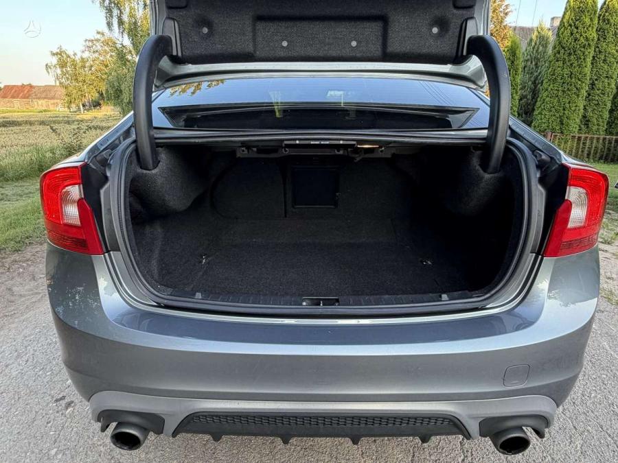 Grey Volvo S60 2017 in Kaunas, with an engine capacity of 1.97 L and mileage of 173 thousand km for 8300 €, photo 10 on AUTOMOTO.COM.LV