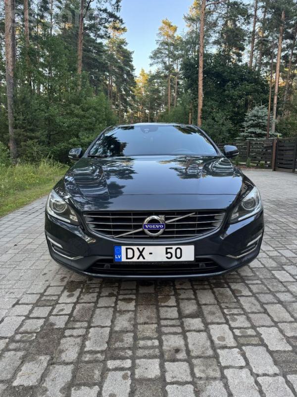 Pelēks Volvo S60 2017 Rīga, ar dzinēja tilpumu 2.00 L un nobraukumu 140 tūkst. km par 13890 €, foto 5 vietnē AUTOMOTO.COM.LV