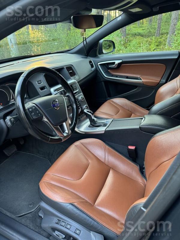 Pelēks Volvo S60 2017 Rīga, ar dzinēja tilpumu 2.00 L un nobraukumu 140 tūkst. km par 13890 €, foto 7 vietnē AUTOMOTO.COM.LV