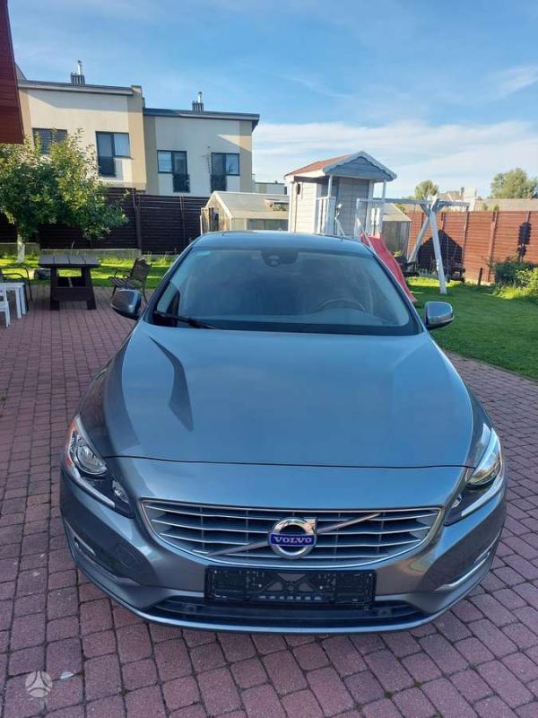 Grey Volvo S60 2017 in Klaipeda, with an engine capacity of 2.00 L and mileage of 80 thousand km for 12800 €, photo 3 on AUTOMOTO.COM.LV