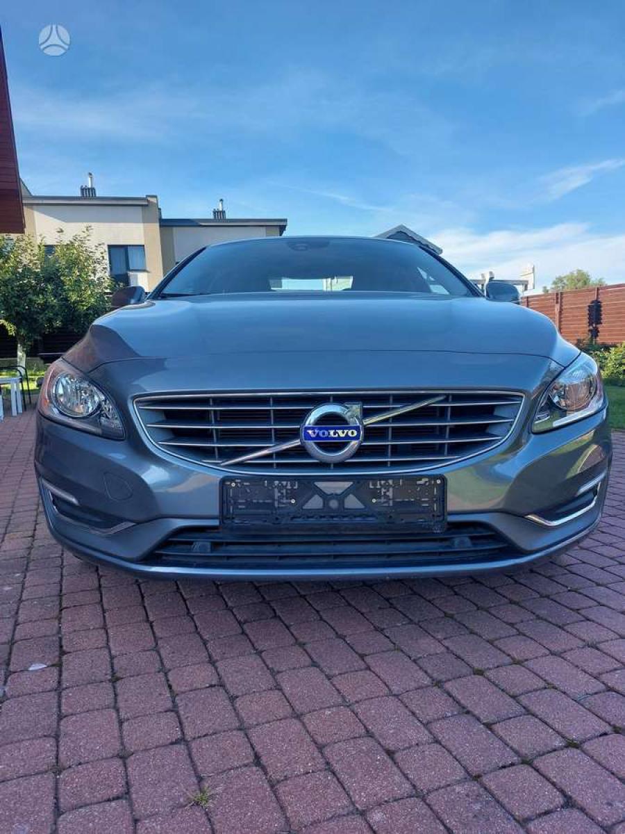 Grey Volvo S60 2017 in Klaipeda, with an engine capacity of 2.00 L and mileage of 80 thousand km for 12800 €, photo 4 on AUTOMOTO.COM.LV
