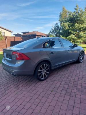 Grey Volvo S60 2017 in Klaipeda, with an engine capacity of 2.00 L and mileage of 80 thousand km for 12800 €, photo 6 on AUTOMOTO.COM.LV
