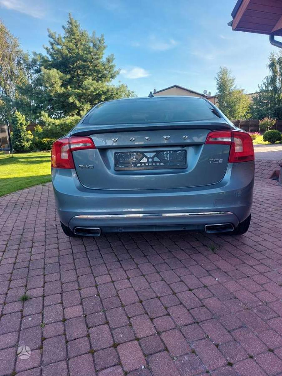 Grey Volvo S60 2017 in Klaipeda, with an engine capacity of 2.00 L and mileage of 80 thousand km for 12800 €, photo 8 on AUTOMOTO.COM.LV