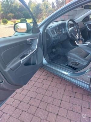Grey Volvo S60 2017 in Klaipeda, with an engine capacity of 2.00 L and mileage of 80 thousand km for 12800 €, photo 15 on AUTOMOTO.COM.LV