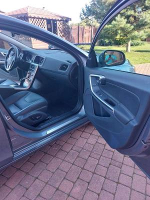 Grey Volvo S60 2017 in Klaipeda, with an engine capacity of 2.00 L and mileage of 80 thousand km for 12800 €, photo 17 on AUTOMOTO.COM.LV