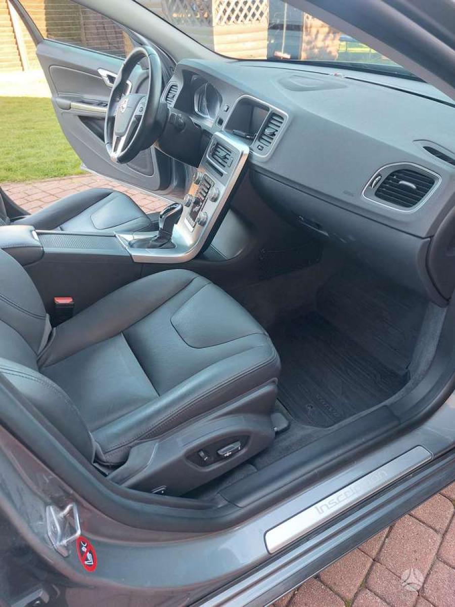 Grey Volvo S60 2017 in Klaipeda, with an engine capacity of 2.00 L and mileage of 80 thousand km for 12800 €, photo 18 on AUTOMOTO.COM.LV