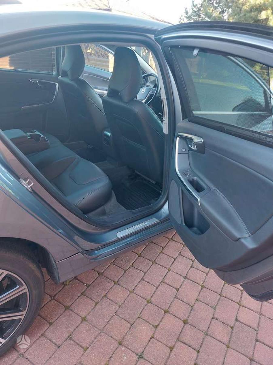 Grey Volvo S60 2017 in Klaipeda, with an engine capacity of 2.00 L and mileage of 80 thousand km for 12800 €, photo 19 on AUTOMOTO.COM.LV