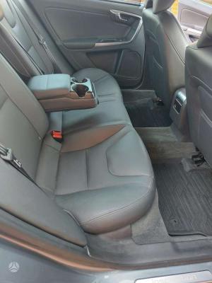 Grey Volvo S60 2017 in Klaipeda, with an engine capacity of 2.00 L and mileage of 80 thousand km for 12800 €, photo 20 on AUTOMOTO.COM.LV