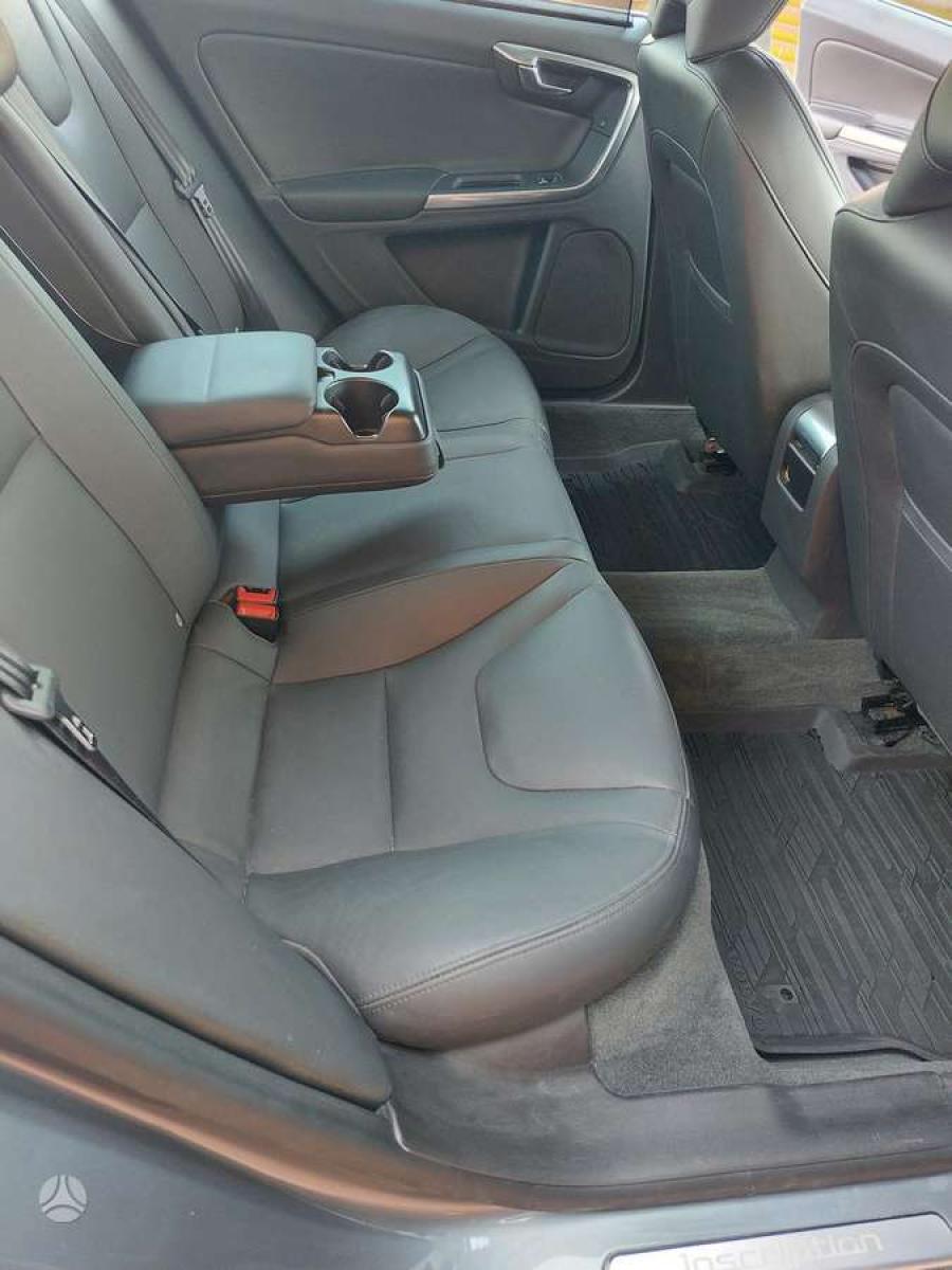 Grey Volvo S60 2017 in Klaipeda, with an engine capacity of 2.00 L and mileage of 80 thousand km for 12800 €, photo 20 on AUTOMOTO.COM.LV
