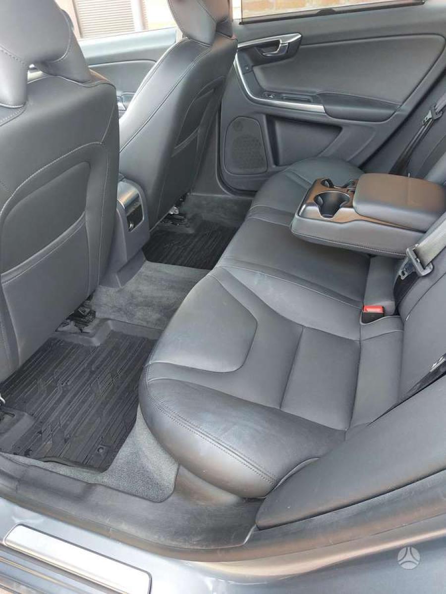 Grey Volvo S60 2017 in Klaipeda, with an engine capacity of 2.00 L and mileage of 80 thousand km for 12800 €, photo 24 on AUTOMOTO.COM.LV