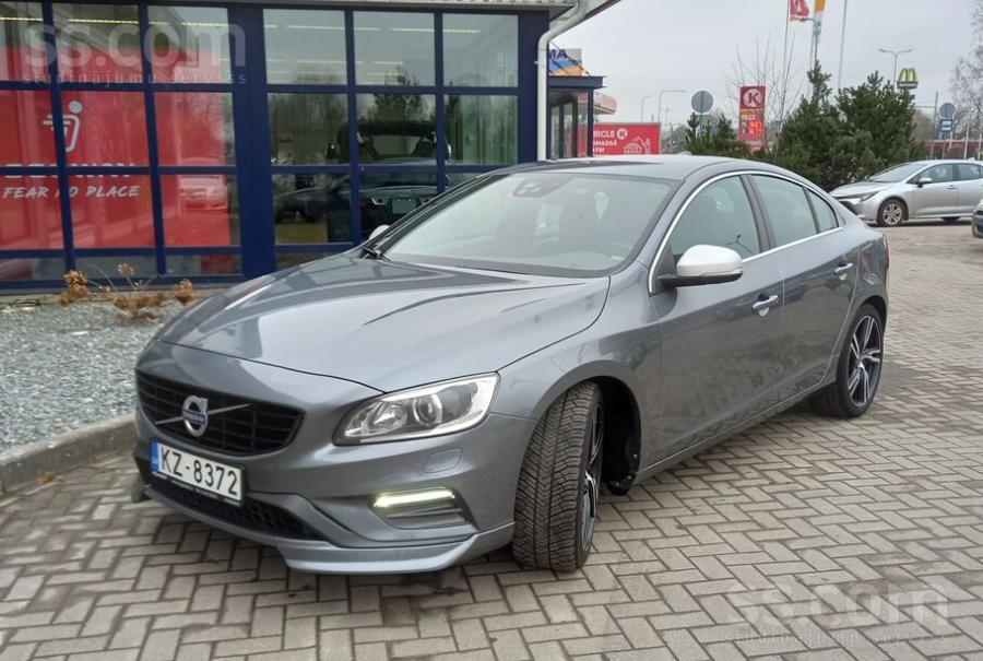Pelēks Volvo S60 2017 Rīga, ar dzinēja tilpumu 2.00 L un nobraukumu 235 tūkst. km par 14990 €, foto 1 vietnē AUTOMOTO.COM.LV
