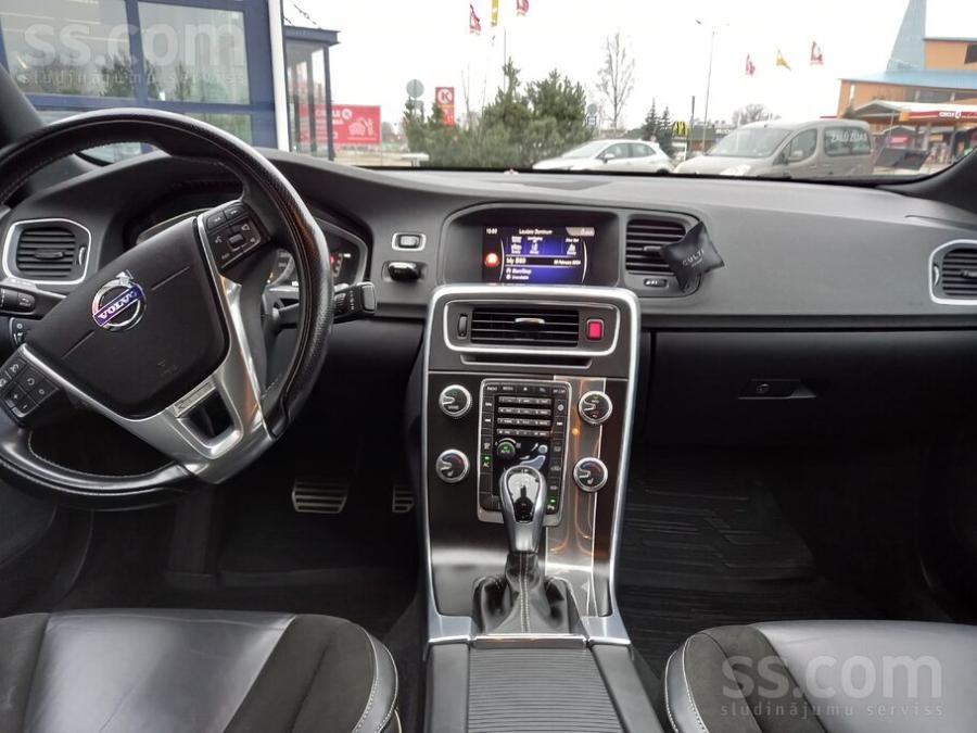 Pelēks Volvo S60 2017 Rīga, ar dzinēja tilpumu 2.00 L un nobraukumu 235 tūkst. km par 14990 €, foto 8 vietnē AUTOMOTO.COM.LV
