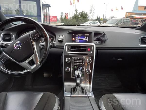 Pelēks Volvo S60 2017 Rīga, ar dzinēja tilpumu 2.00 L un nobraukumu 235 tūkst. km par 14990 €, foto 8 vietnē AUTOMOTO.COM.LV